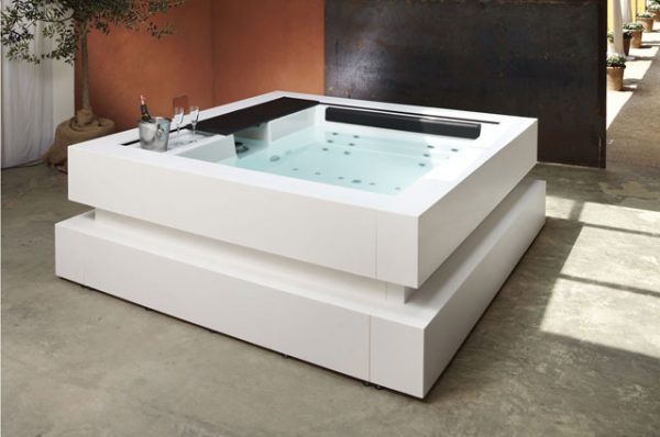 Hot Tubs – Luxury Outdoor Living