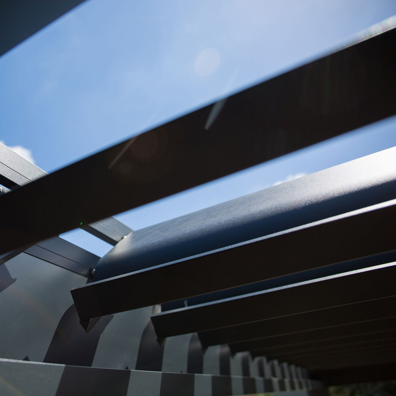Roof-Motor – Luxury Outdoor Living