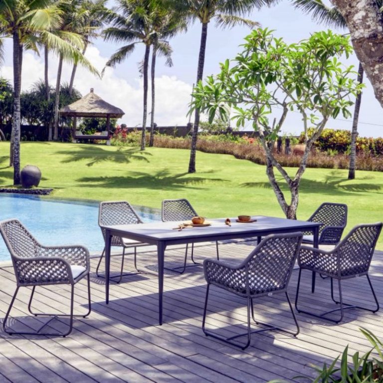 Skyline Serpent Dining Table – Luxury Outdoor Living